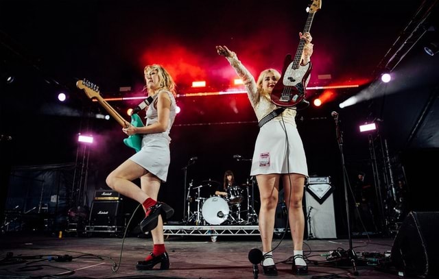 What a fiery rambunctious set from lambrinigirlz at officialrandl ...