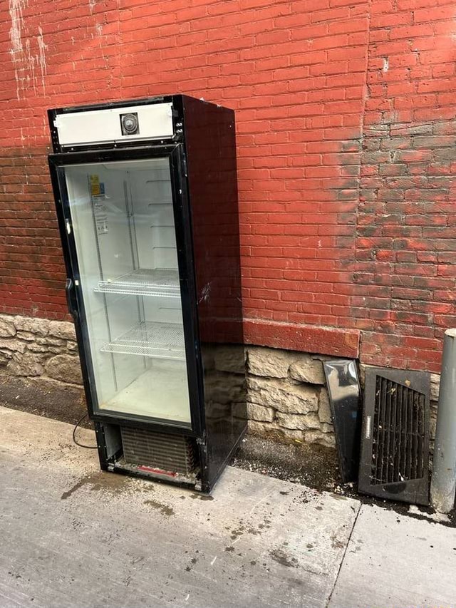 Punk rock refrigerator. - iFunny