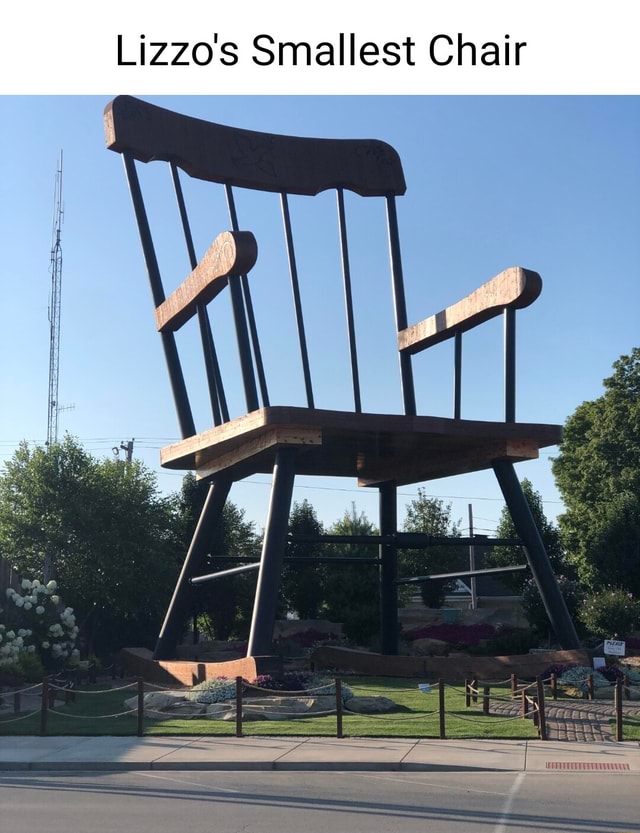 Lizzo's Smallest Chair - iFunny