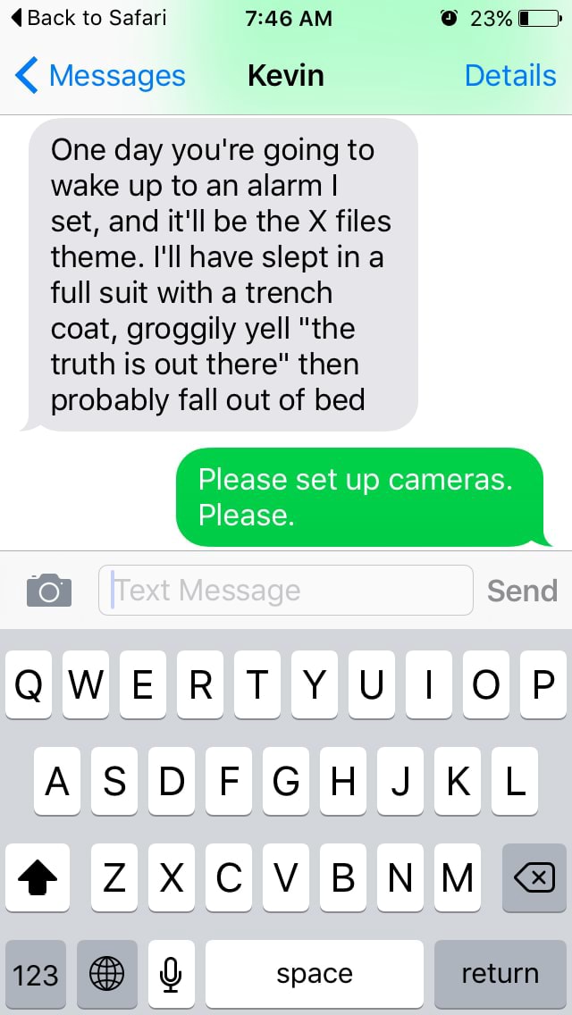My favorite texts my boyfriend sent me - Back to Safari AM @ 23%)
