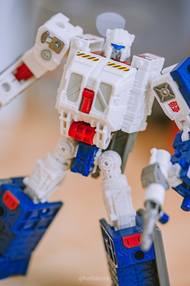 Transformers Botropolis Rescue Mission Ironworks. - iFunny