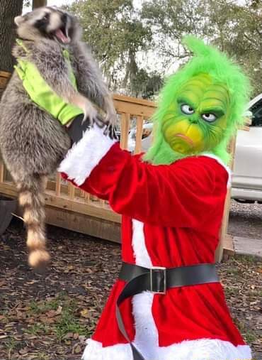 Christmas in July! Throwback to when the Grinch tried to steal kisses ...