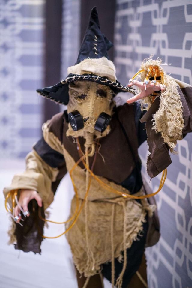 My favorite cosplay of 2021! Started from a pile of fabric and a very ...