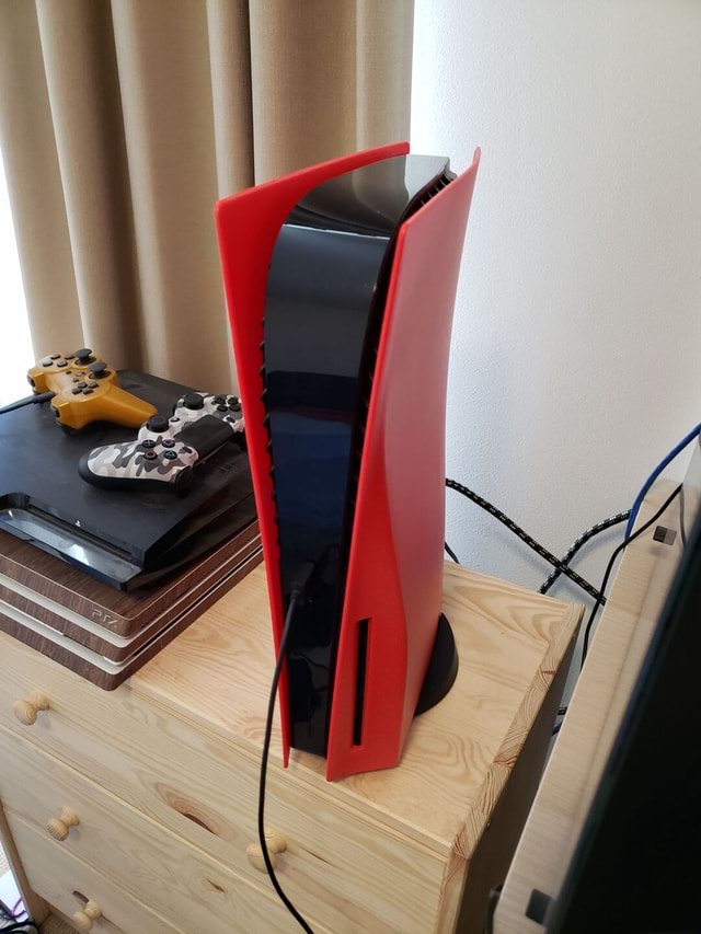 Red Playstation 5 - iFunny