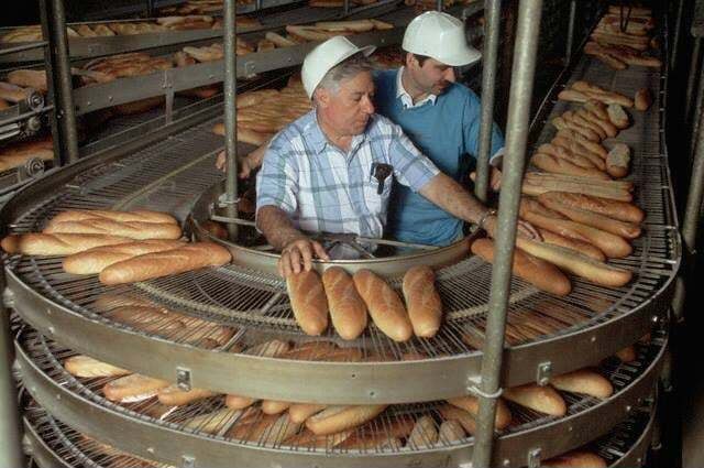BELLACICCO'S ITALIAN BREAD... Hot loaves of delicious Italian Bread ...