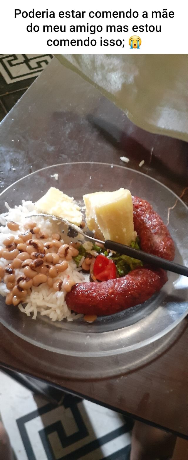 Poderia Estar Comendo A Mãe Do Meu Amigo Mas Estou Comendo Isso