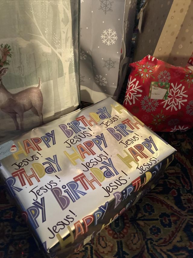 Had to stop at the 24 hr CVS for wrapping paper - iFunny