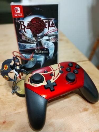 My friend absolutely loves the Bayonetta games so I spraypainted a ...