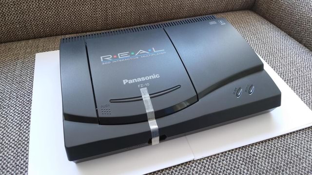 Real.. old new.. gaming console here.. A Panasonic 3DO console from ...