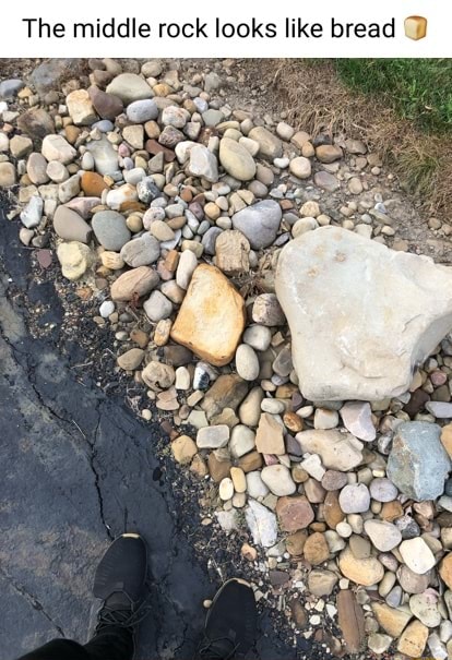 The middle rock looks like bread - iFunny
