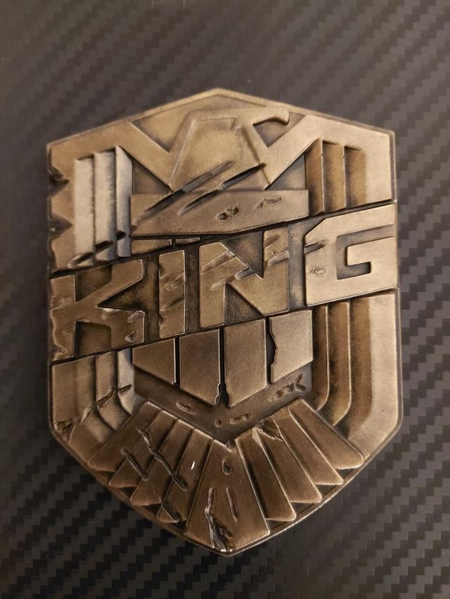 A few custom judge dredd badges. - iFunny