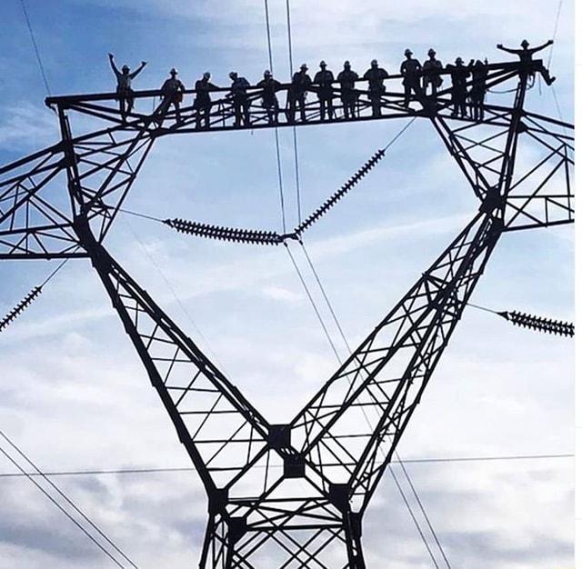 Lineman crew over a activ 345pv powerline. #drehstrom #powerline # ...