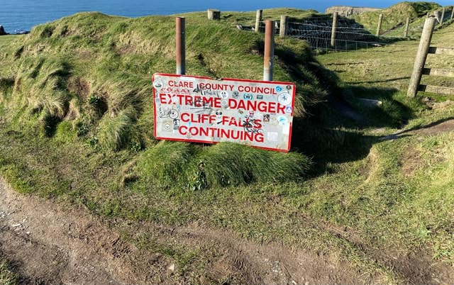 Les TREME DANGEK CLiFr ra - iFunny