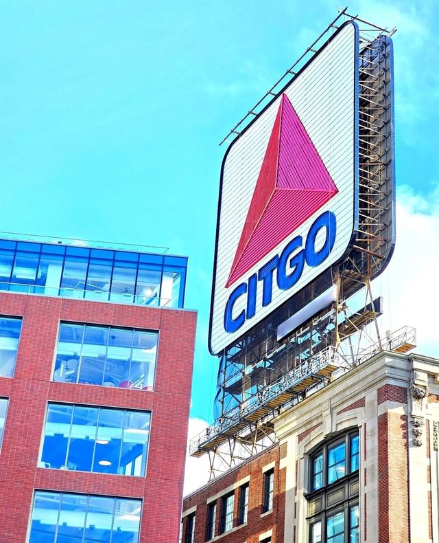 The CITGO sign has been using LED lighting since 2005 to be more energy ...
