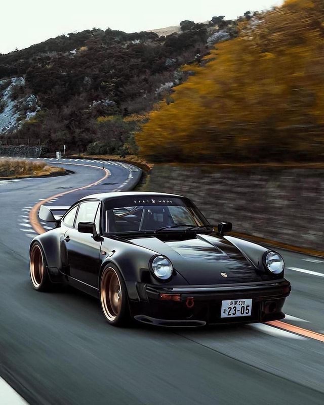 The Black Widow ! Porsche 930 Turbo PC: @ziri_mods —— #porsche930 #porsche930turbo #930 ...