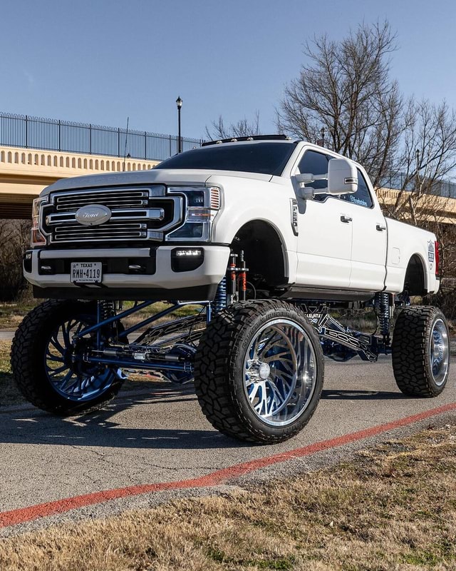 2022 F250 Limited on 30x16” JTX Forged SURGE wheels with an insane ...