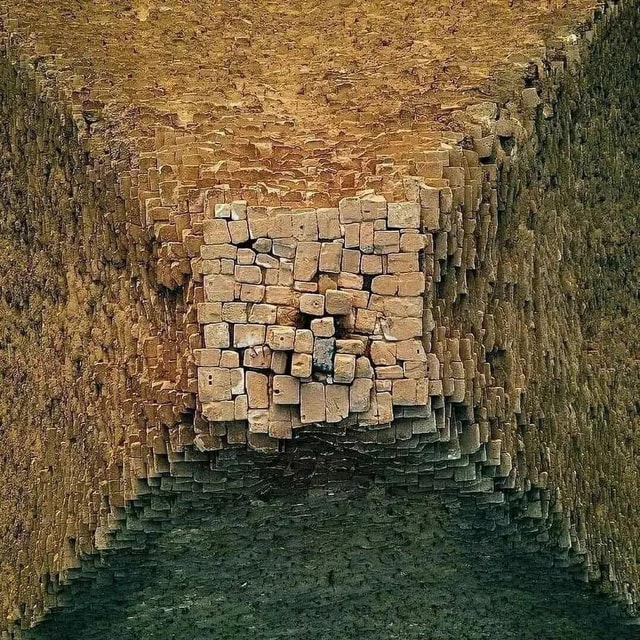 Top View of the Great Pyramid of Giza The Great Pyramid of Giza is the ...