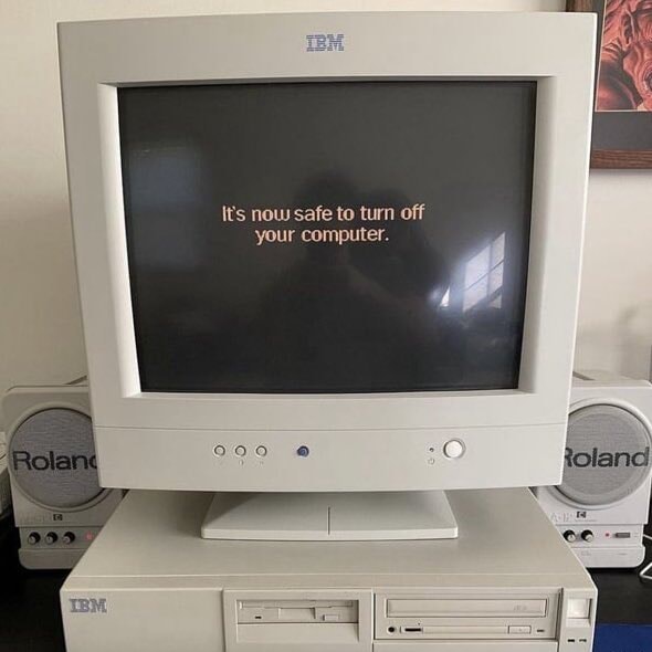 Its now safe to turn off your computer. - iFunny
