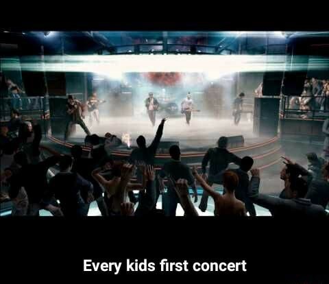 Every kids first concert - Every kids first concert - iFunny