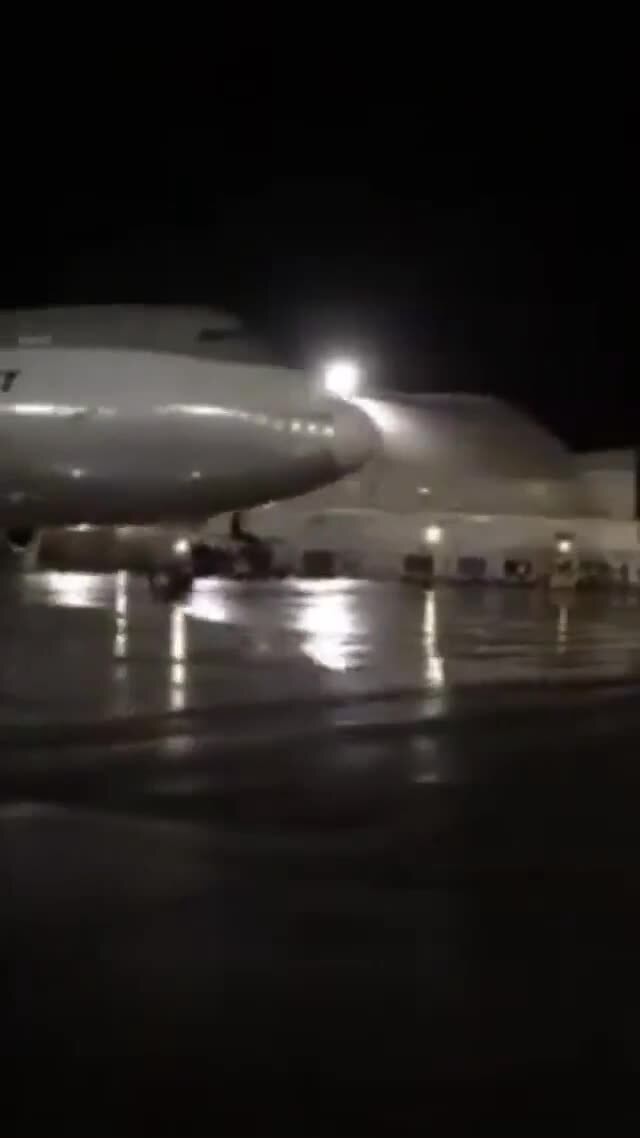Incredible footage from the movie Tenet. They actually crashed a 747 ...