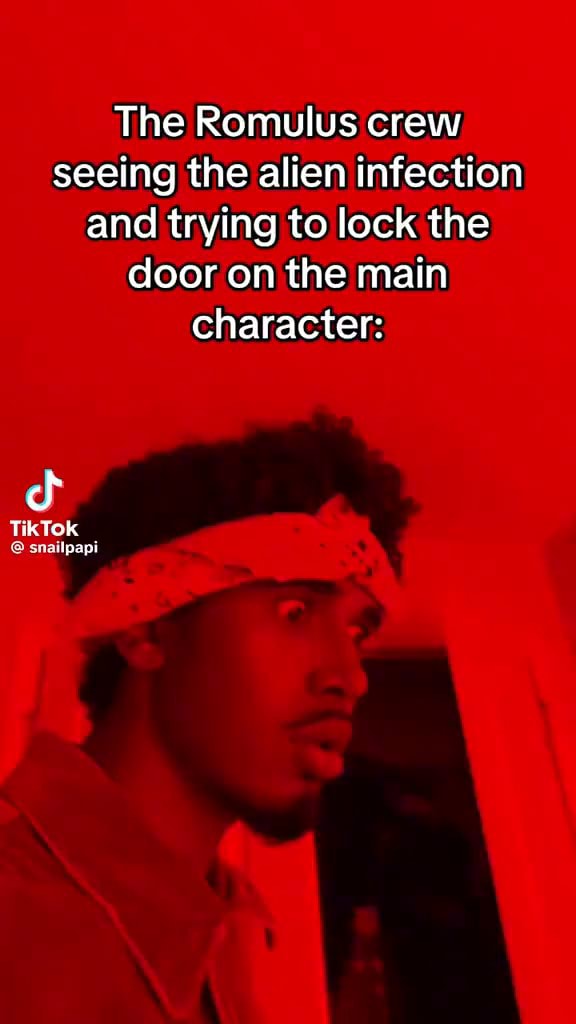 The Romulus crew seeing the alien infection and trying to lock the door ...