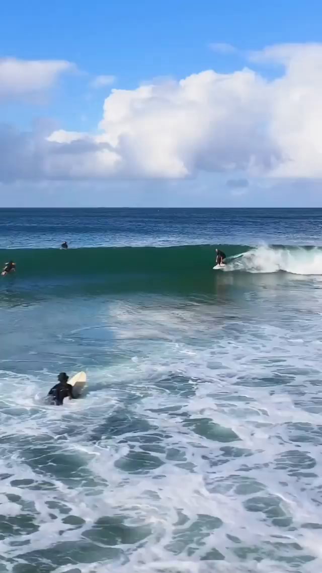 Barrels galore on the Gold coast yesterday FOLLOW skymonkey for surf ...