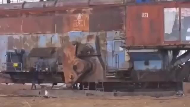 Howl's Moving Castle in real life... - iFunny