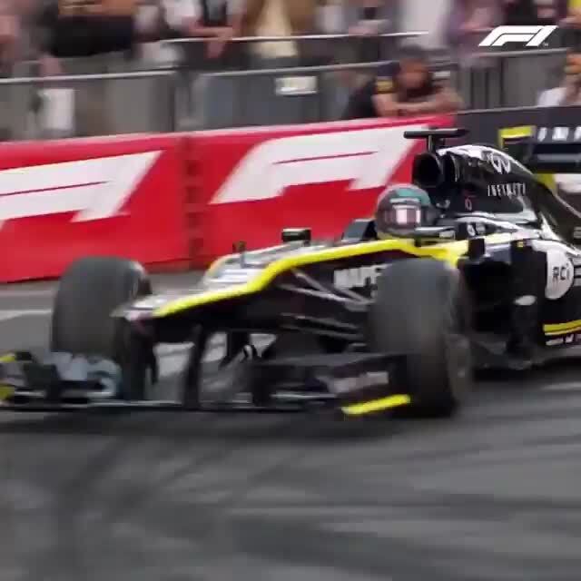 F1’s FIRST DONUT COMPETITION The F1 Festival hit Hollywood Boulevard to ...