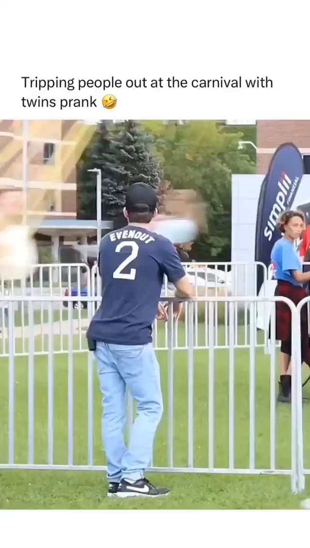 Tripping people out at the carnival with twins prank I I I I - iFunny
