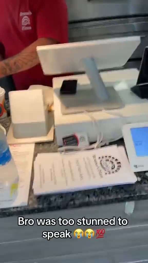 Bro was too stunned to speak - iFunny