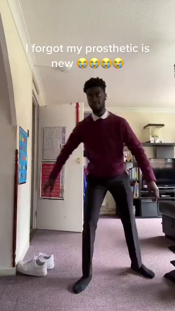 I forgot my prosthetic is new - iFunny