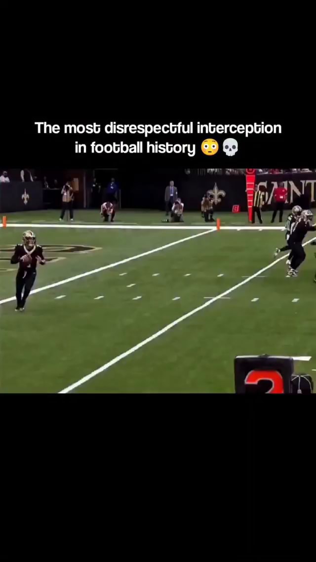 The most disrespectful interception in football history - iFunny