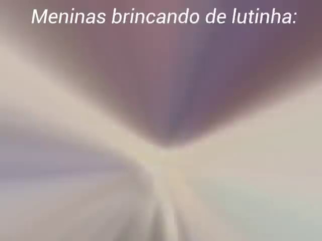 Meninas Brincando De Lutinha
