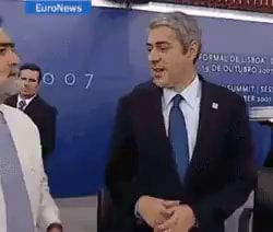 21 Most Awkward Handshakes - iFunny