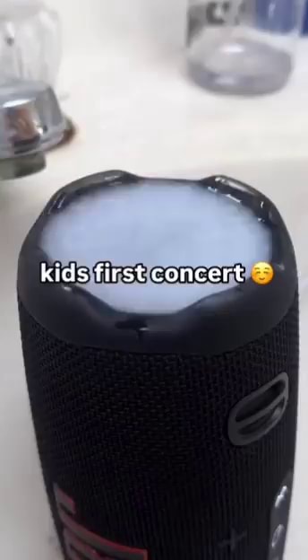 SS kids first concert - iFunny
