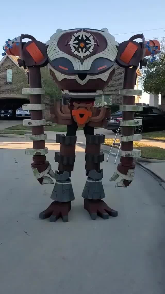 Ruin Guard walk and spin - iFunny