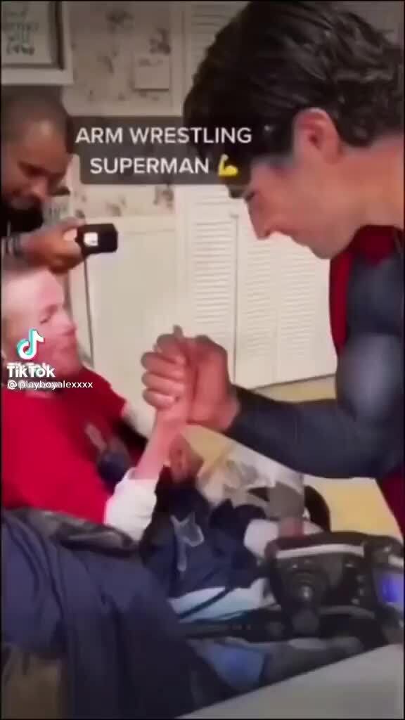 ARM WRESTLING SUPERMAN cf - iFunny