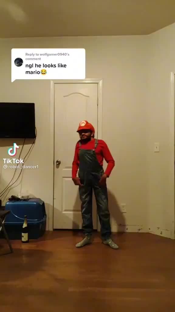 Ngl he looks like mario - iFunny