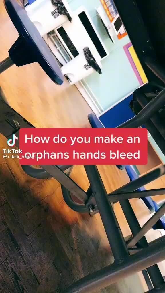 How do you make hands an hands bleed \We - iFunny
