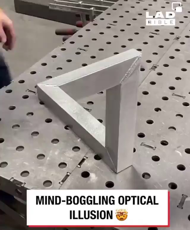 MIND- BOGGLING OPTICAL ILLUSION - iFunny