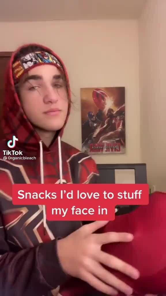 Snacks love to stuff face in - iFunny