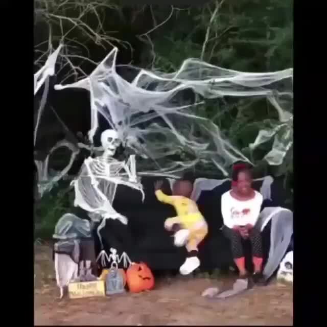 Kid is jump scared by Freddy and Jason and Leatherface prank - iFunny