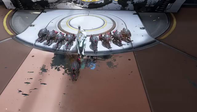 Nidus Prime + Nidus maggots wondering the ship as new decorations ...
