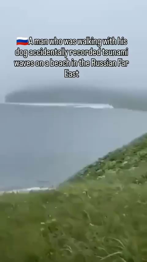 Aman who was walking with his dog accidentally recorded tsunami wayes ...