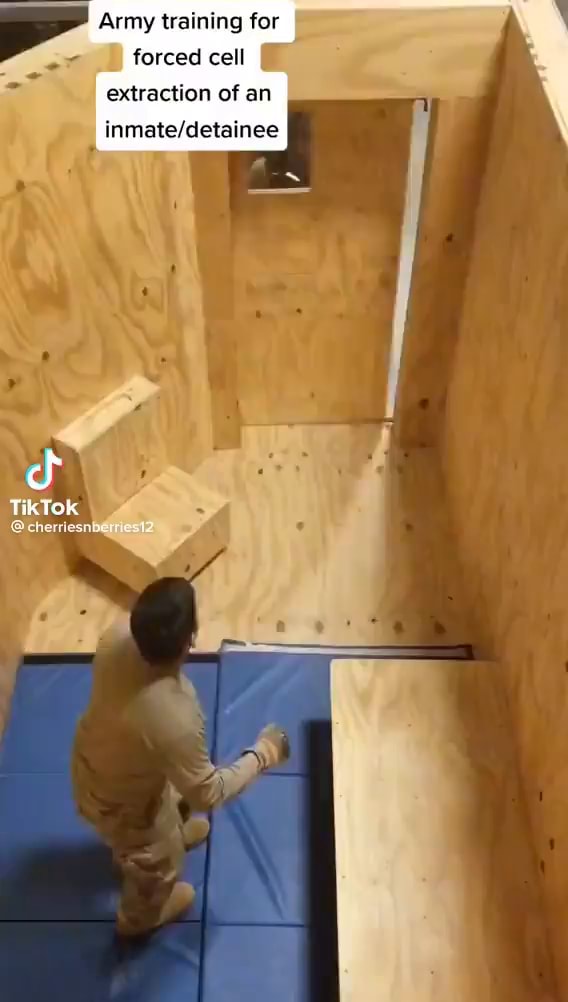 Army training for forced cell extraction of an - iFunny