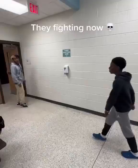 They fi hey fighting now - iFunny