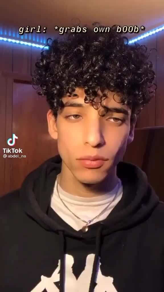 Girl: *grabs own b00b TikTok @abdel_na - iFunny