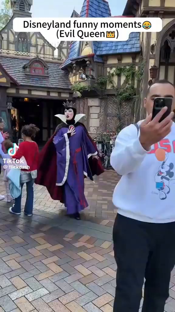 Disneyland funny moments@ (Evil Queen) TKTOK - iFunny