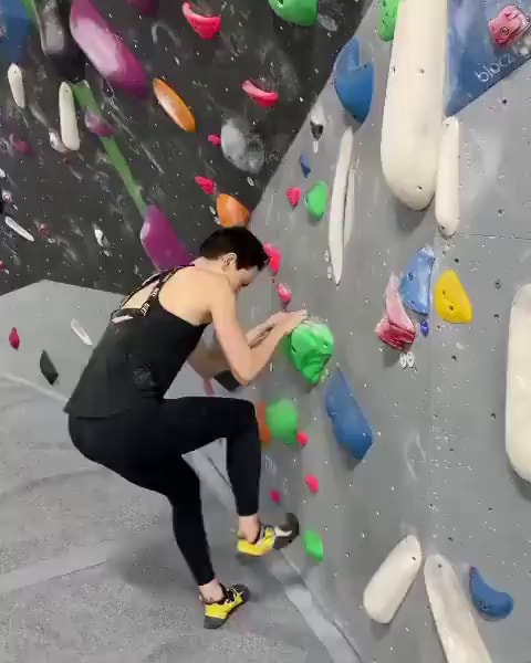 Daisy Ridley climbing rocks instead of lifting them all at once. - iFunny