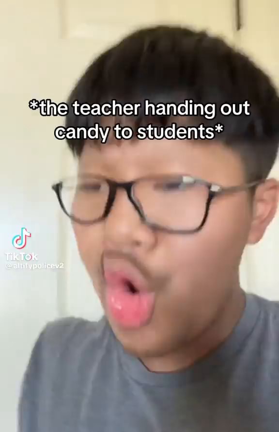 *the teacher handing out candy to students* TikTOk IB alntypolicaw2 ...
